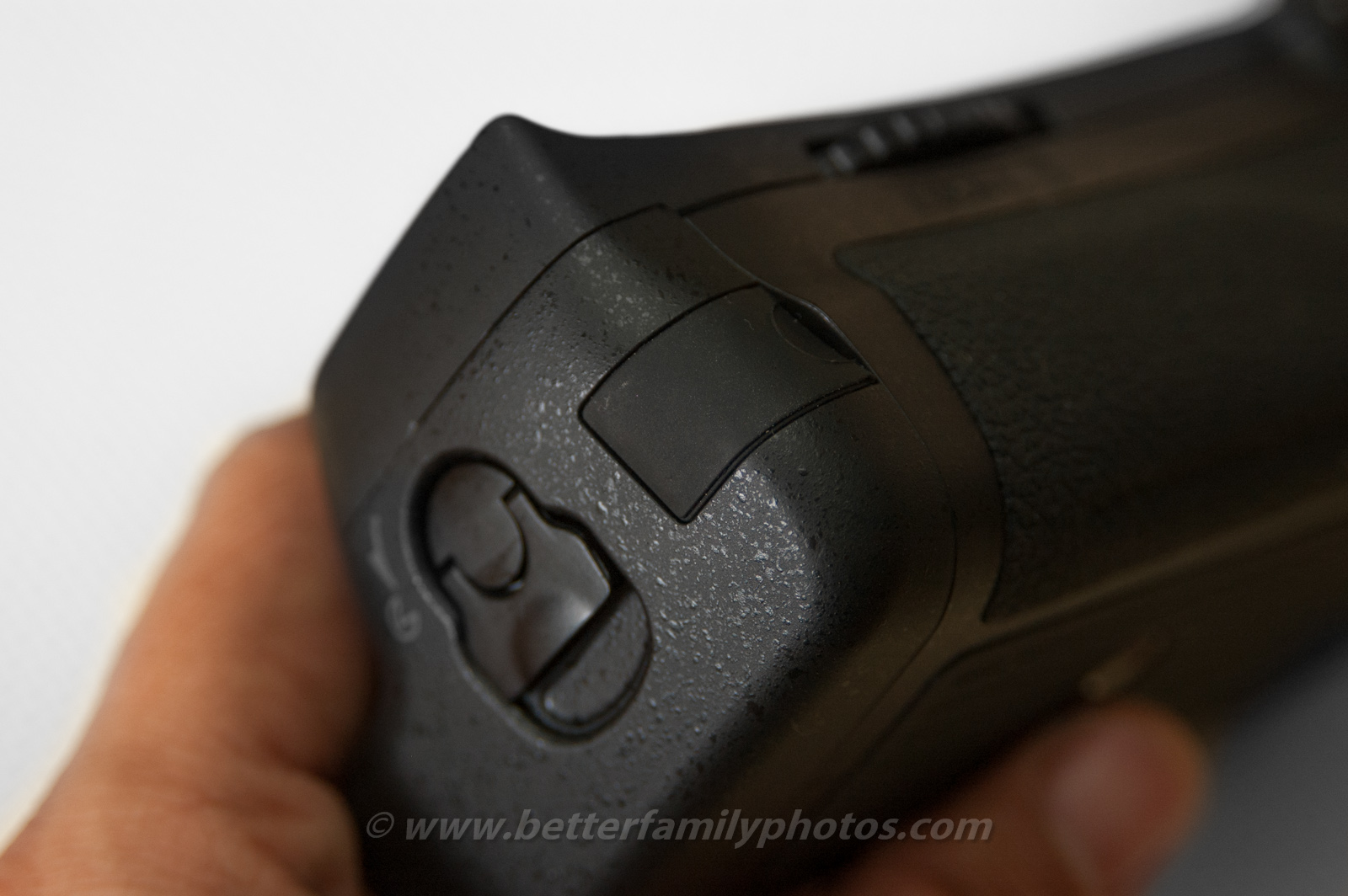 Better Family Photos: Cheap Battery Grip for Nikon D600 - First Impressions