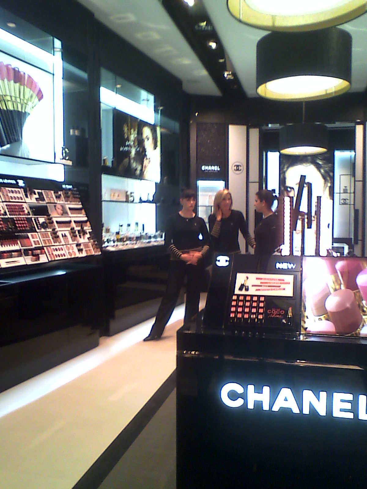 PINK IS MY NEW OBSESSION: Apertura de Chanel en Galerías Pacífico