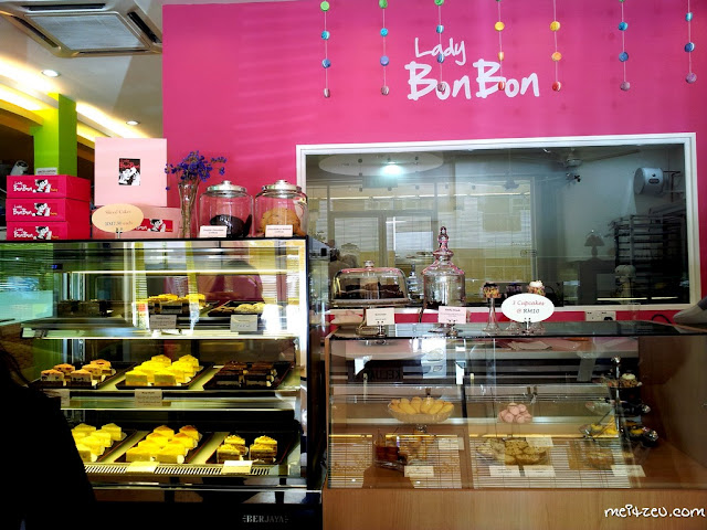 Cakes & Macarons by Lady Bon Bon @ Lintas ~ MEITZEU