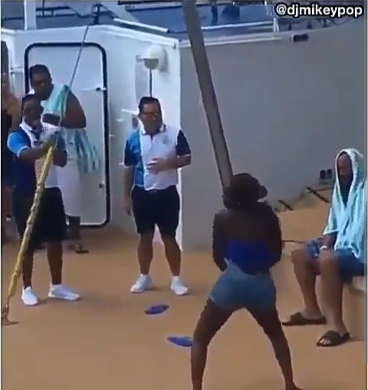 Black Lady Shows Off Mad Twerking Skill As She Twerks With Her Boobs