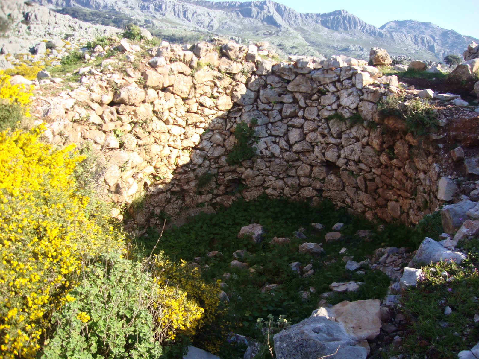 Profundiza Benaocaz: USOS DE LA ROCA CALIZA