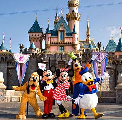 Kids Stories: Disneyland-The Biggest Amusement Park in the World