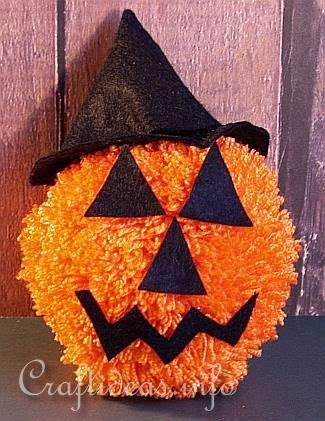Learn & Play - Pumpkin and Holloween decorations with pompoms