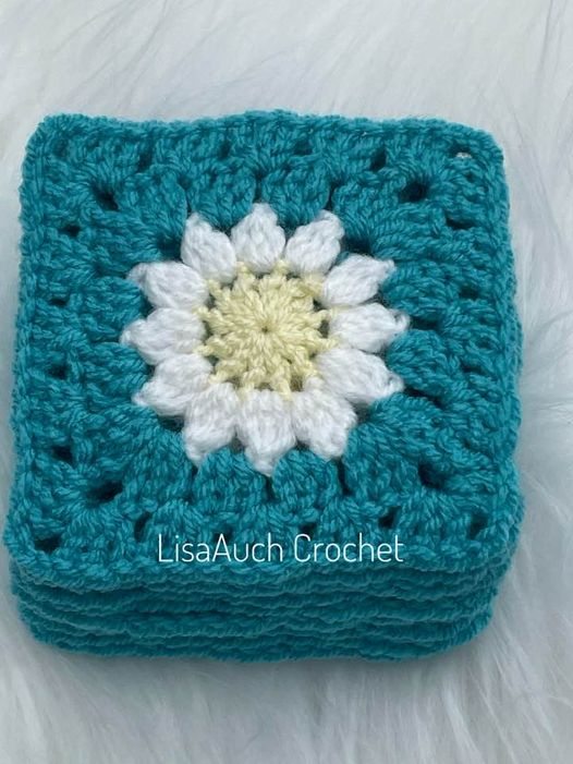 How To Crochet A Daisy Granny Square Bag How To Crochet A Daisy Granny Square Bag