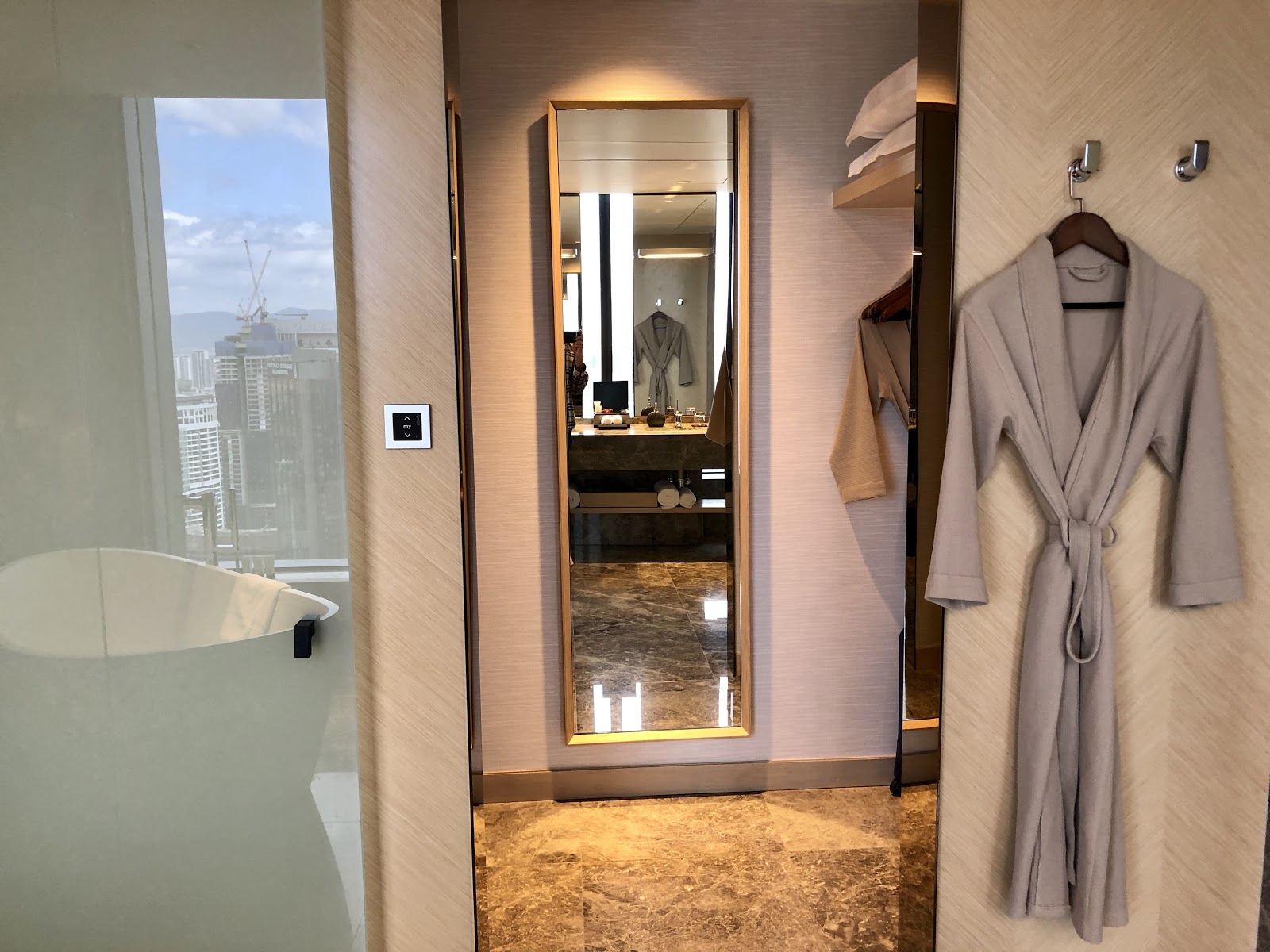 Hotel Hopper: EQ Kuala Lumpur- 璀璨重生 (Club Studio Suite+ Executive Suite)