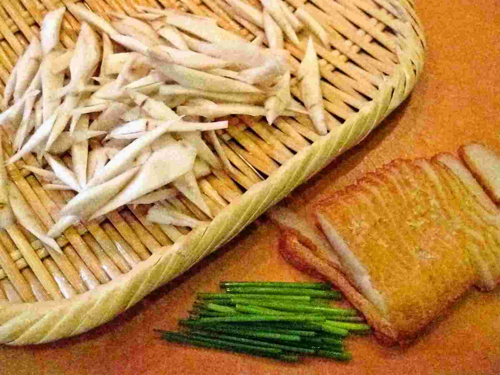 Recipes for Tom: Gobo donburi / rice with burdock root with eggs