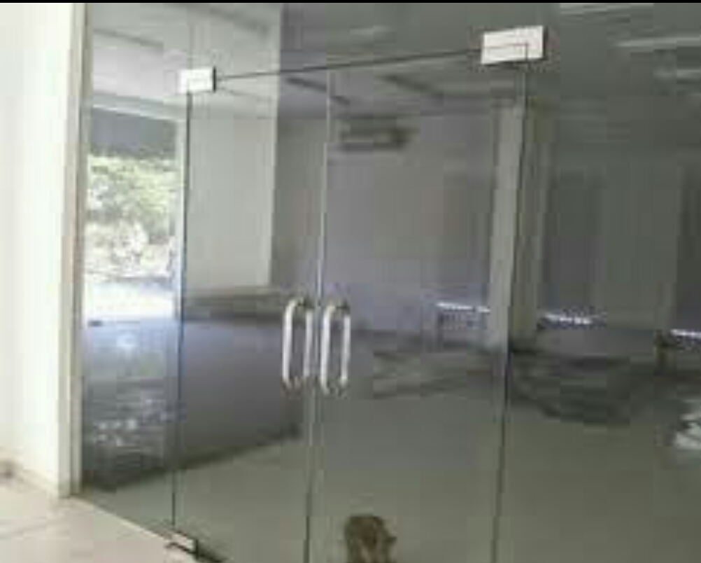 JASA PEMASANG PINTU FITTING atau FRAMELEES TEMPERED TERMURAH ...