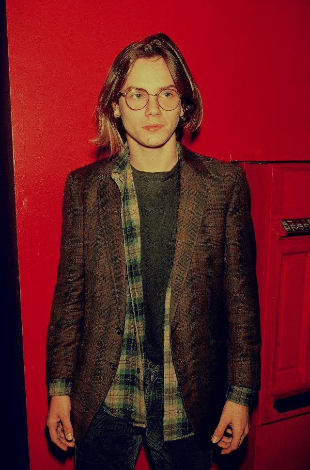 23 Fascinating Photographs of River Phoenix in the 1980s and Early ...