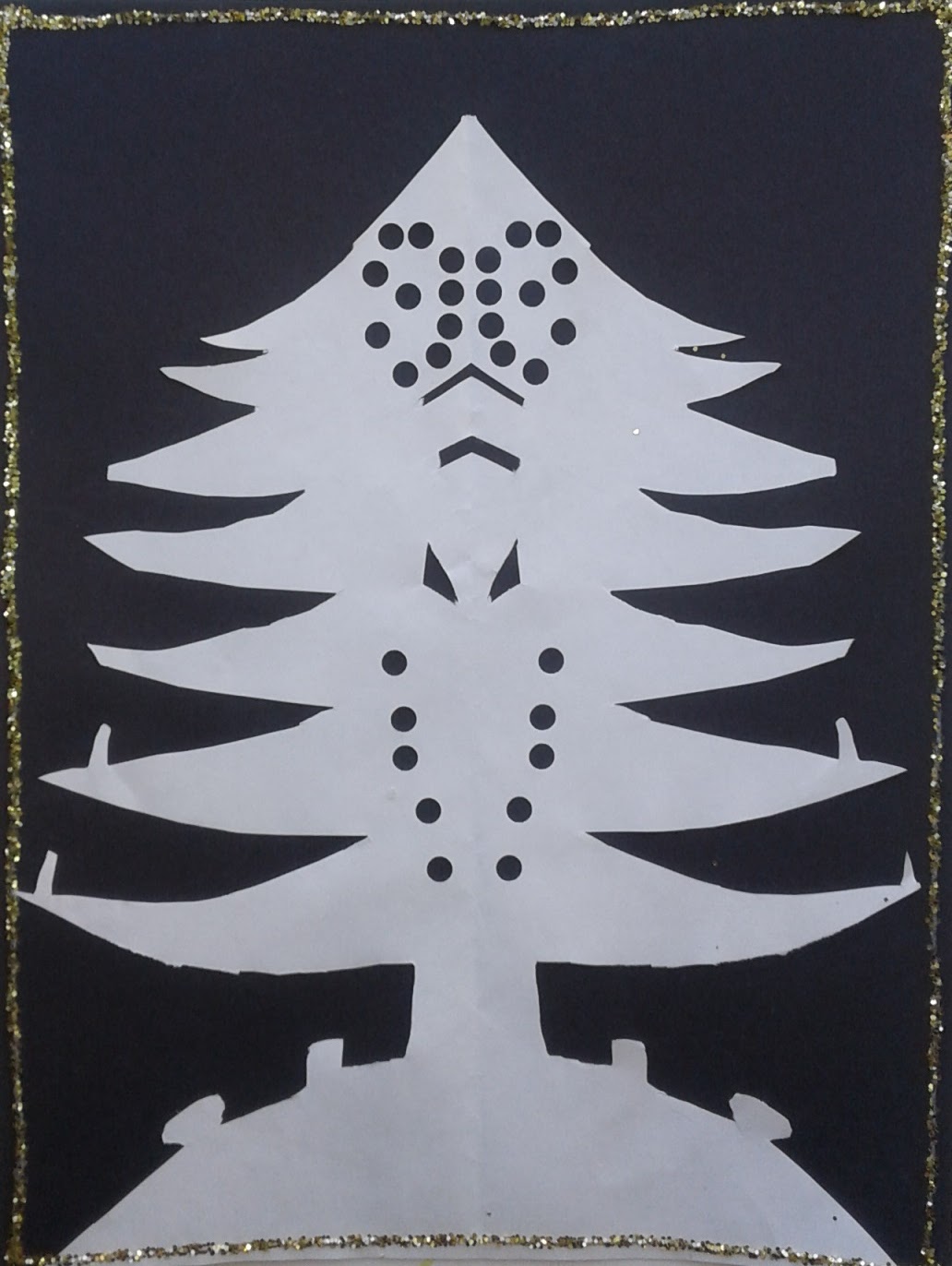 a faithful attempt: Wycinanki Evergreen Tree Paper Cuts-outs