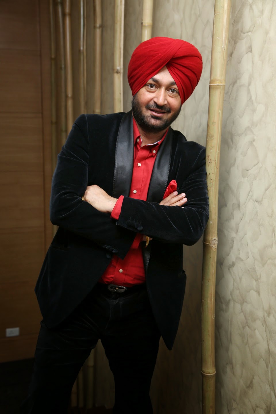 फ़िल्मी बातें : आइये जानते हैं होली के रंग - बिरंगे त्यौहार को गायक ...