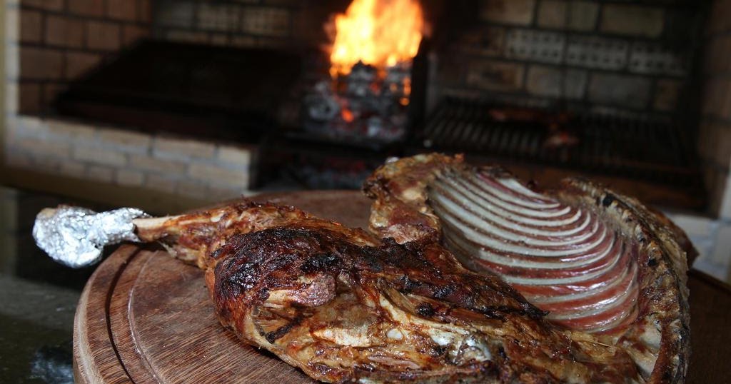 ARTE NO SABOR COM LUIZ CARLOS SCHMITT: CORDEIRO ASSADO