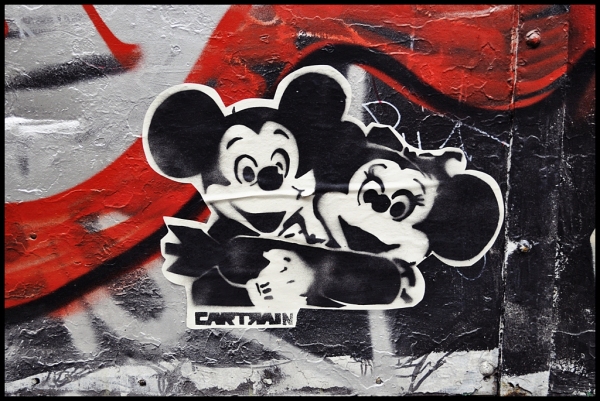 Desainer Grafity Art: Minnie Mouse Graffiti Cartoon Art Design