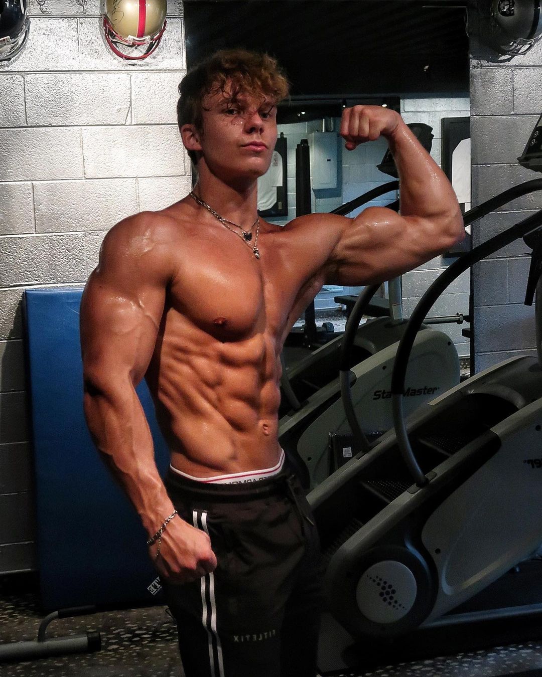 the beauty of male muscle: Joseph