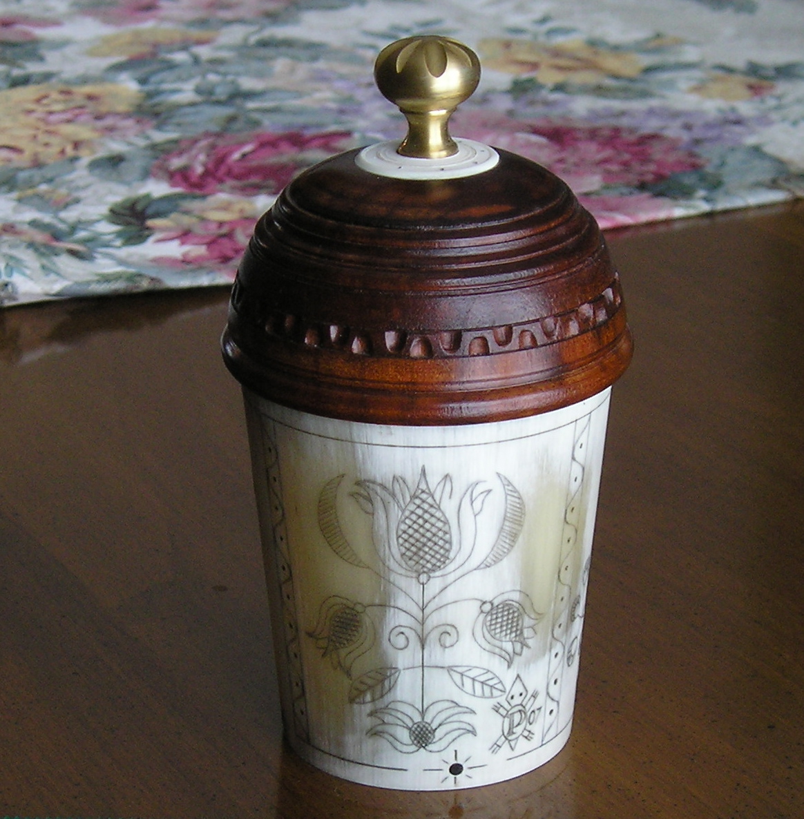 Contemporary Makers: Horn Boxes by John Proud