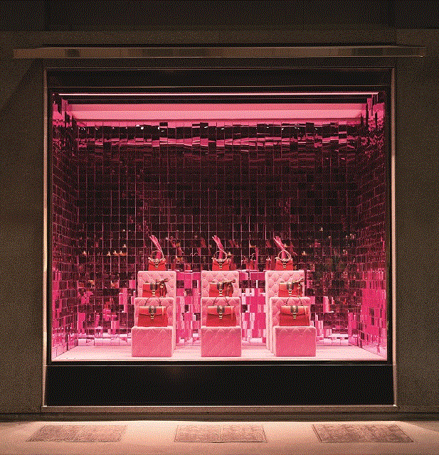 mylifestylenews: GUCCI SS2017 Window Display Designs