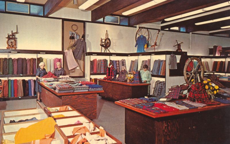35 Cool Pics Show the Interior of American Stores in the 1950s and '60s ...
