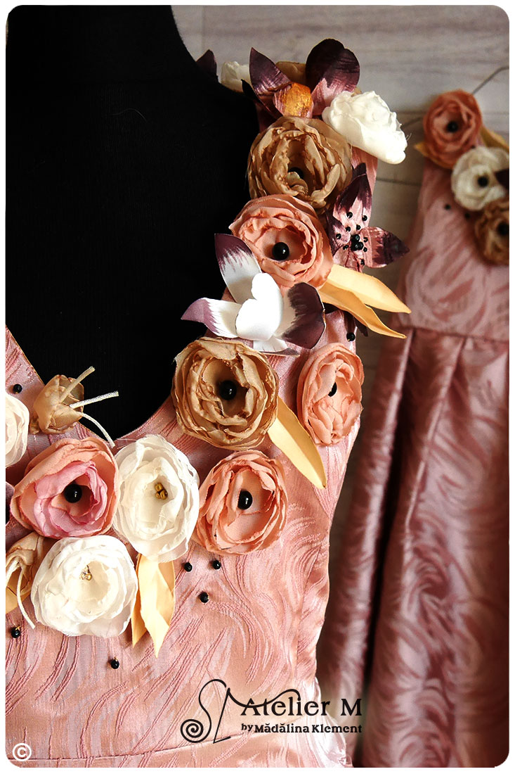 Roz prafuit si flori