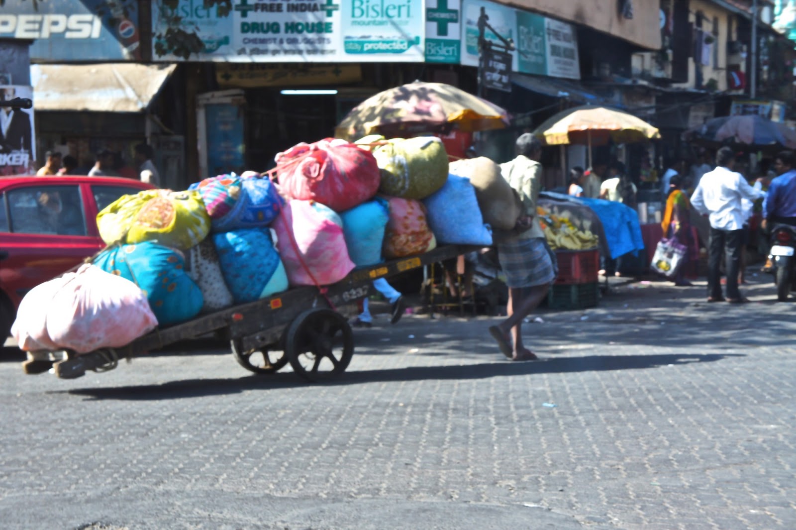BombayJules: The Handcart Men of Mumbai