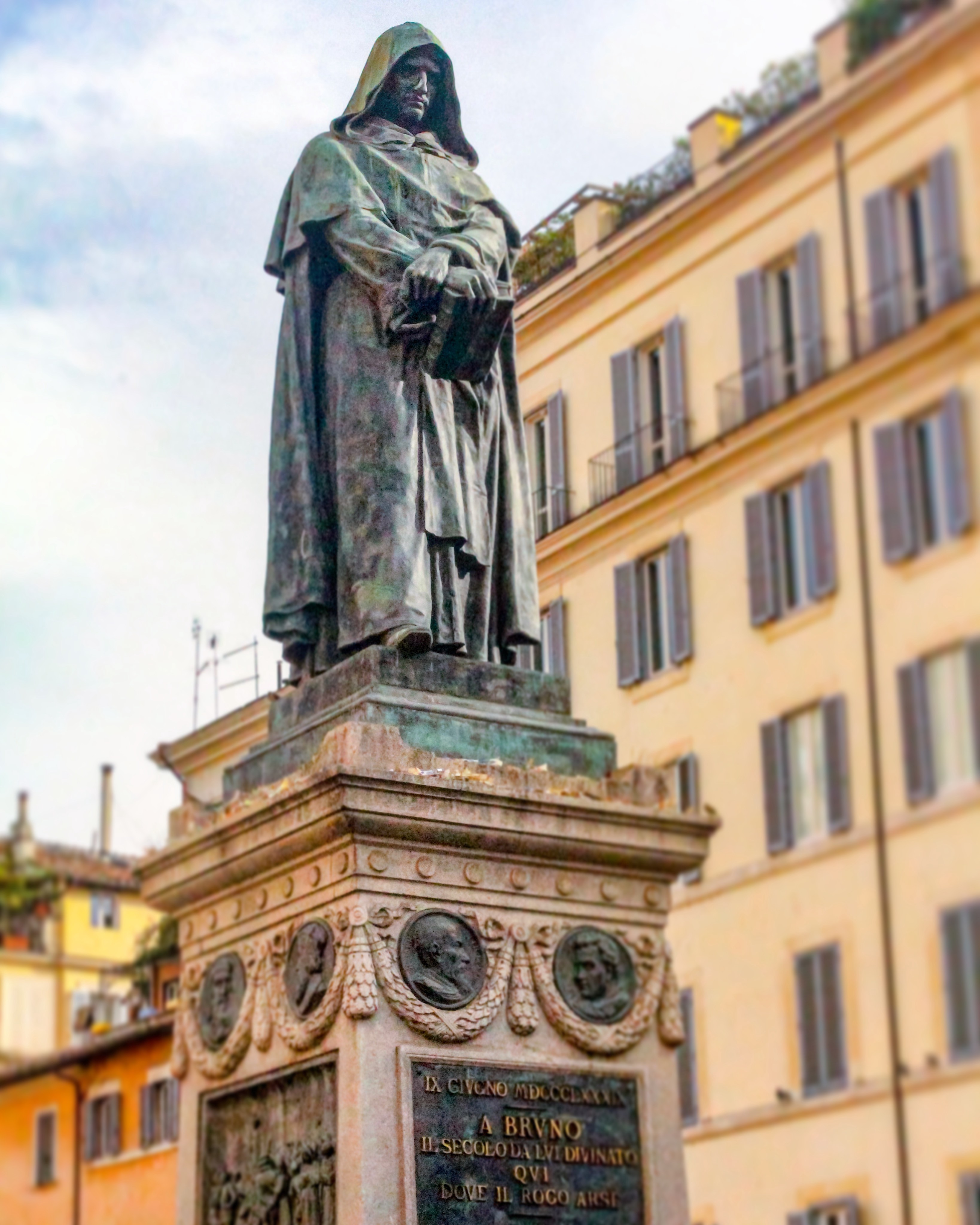 Diri Diri Yakılan İlk Filozof: Giordano Bruno-FELSEFE ÂLEMİ