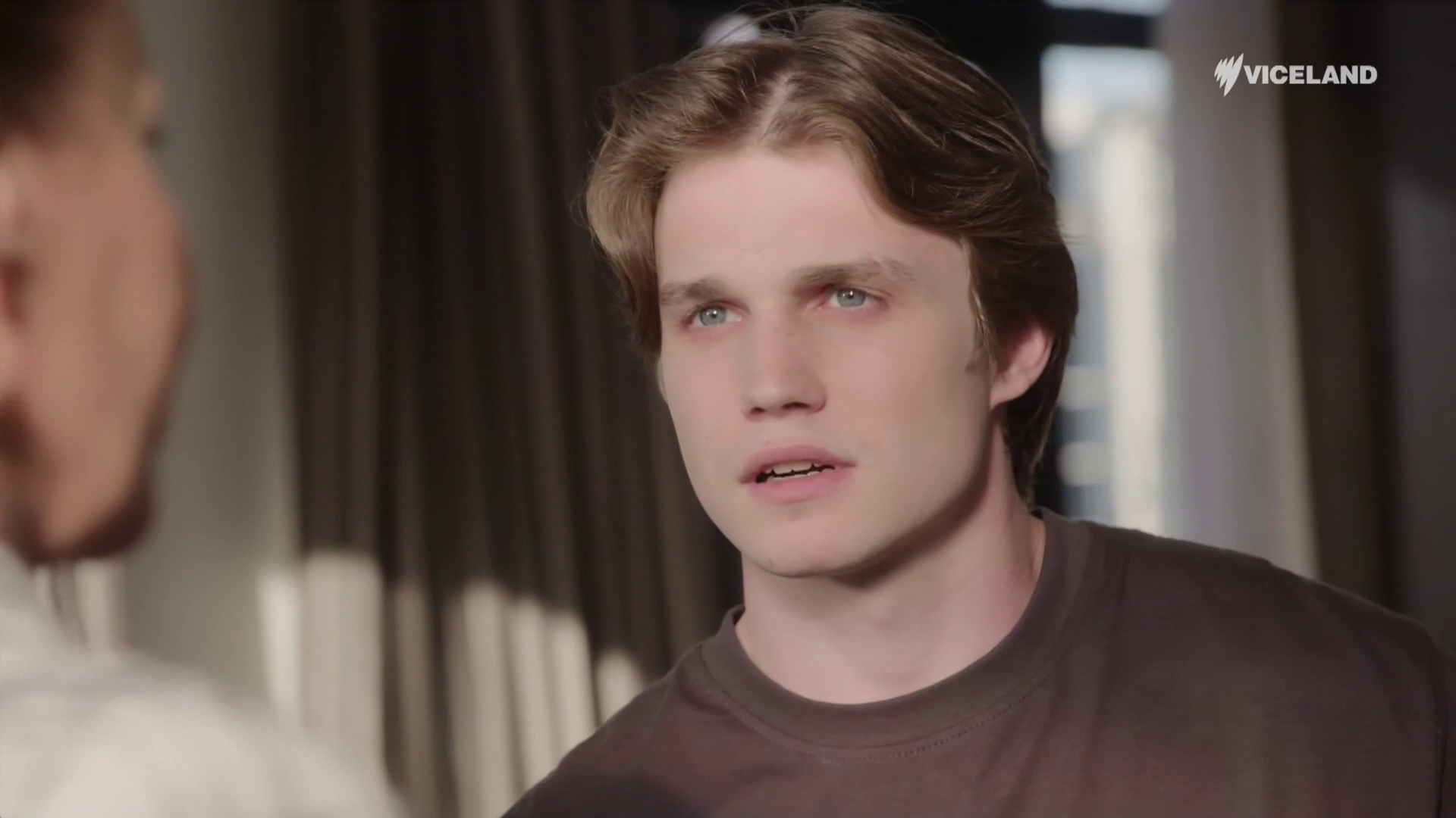 ausCAPS: Henry Rolleston shirtless in Shortland Street