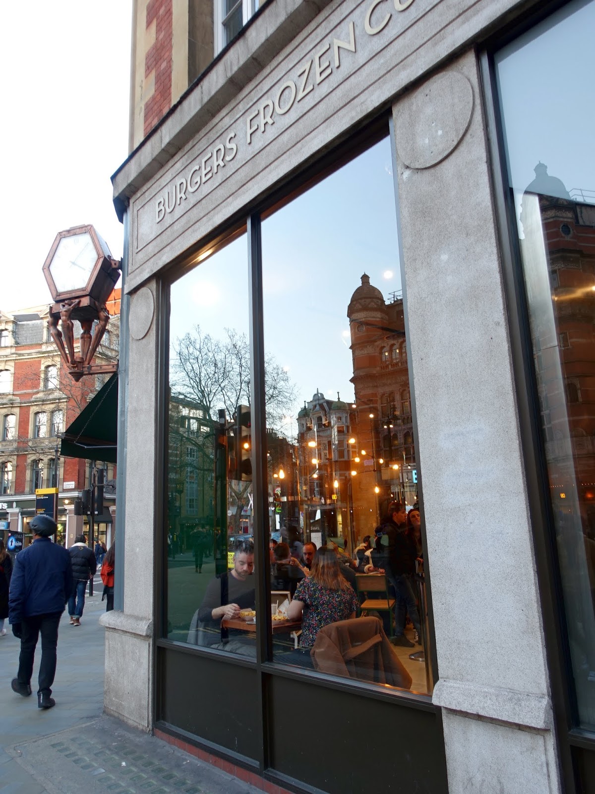 Shake Shack Soho (London, UNITED KINGDOM) ★★★☆☆ | A traveling foodie's ...