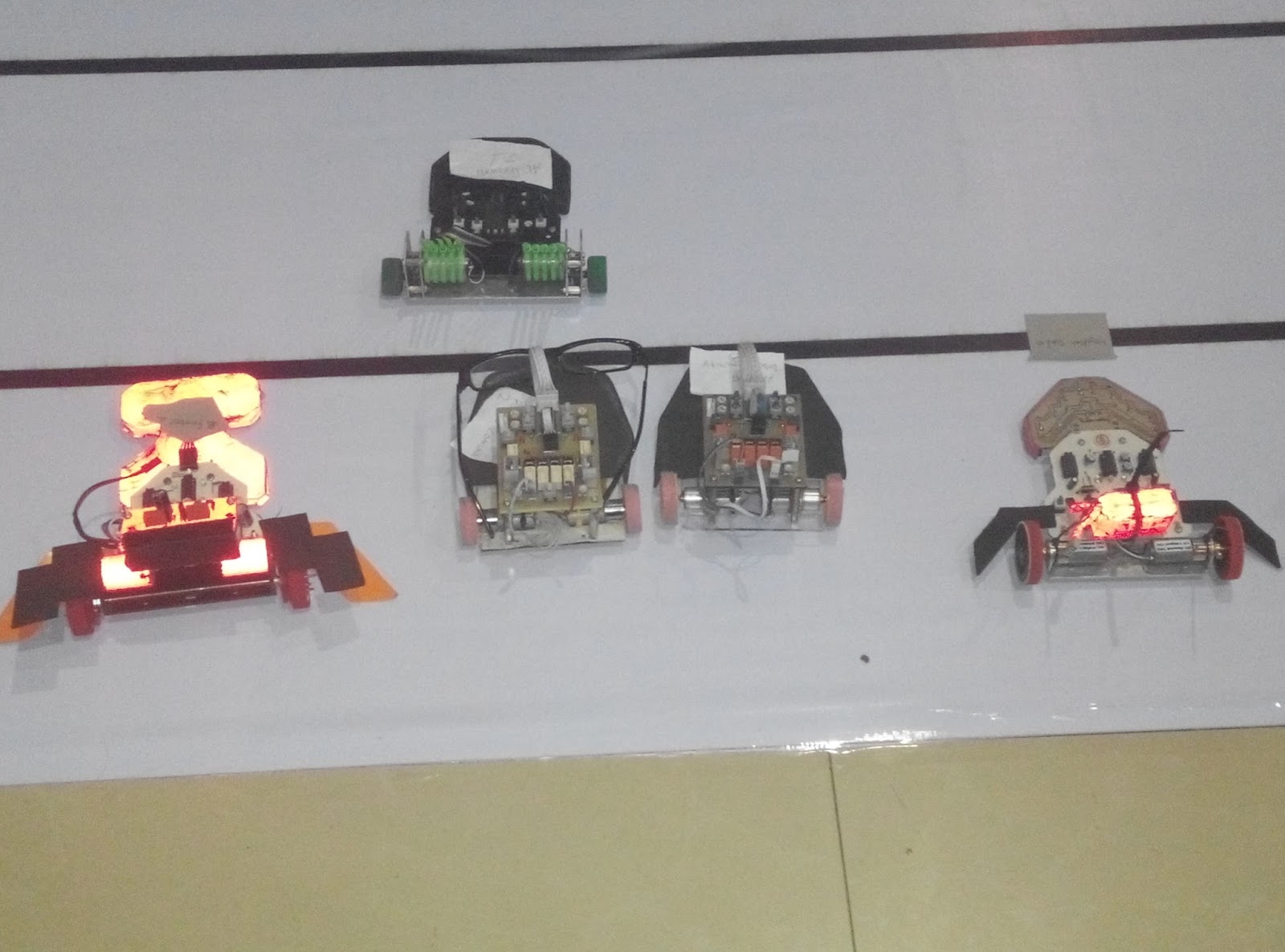 TEKNIK ELEKTRONIKA INDUSTRI: Robot Peserta Lomba Robot Line Follower ...