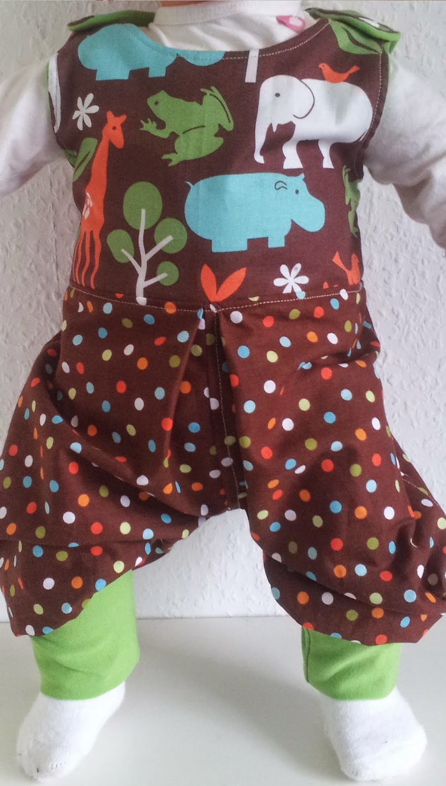 *Floras Fädchen*: *Baby Strampler*