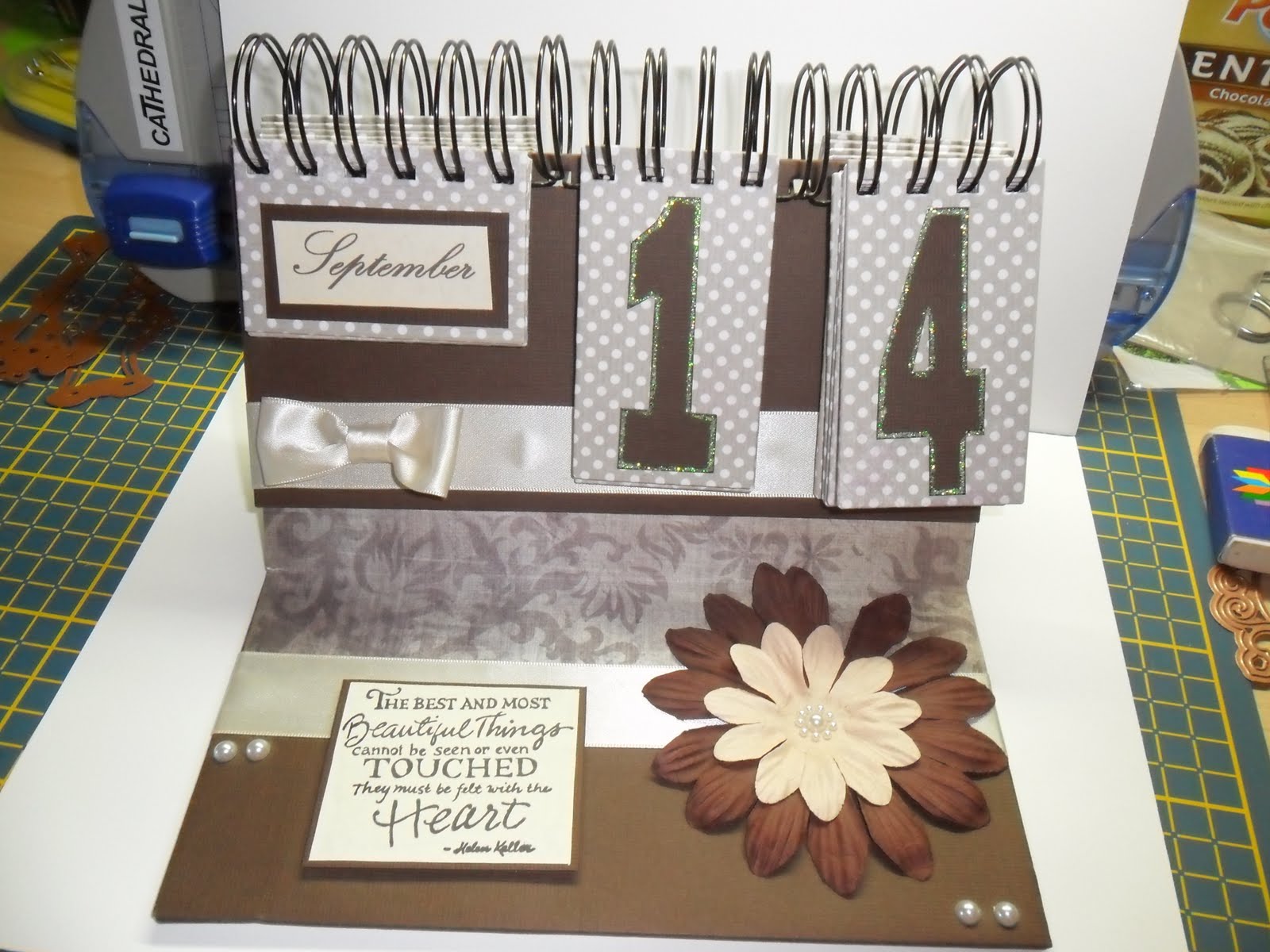 angelic crafter : FLIP OVER DESK CALENDAR