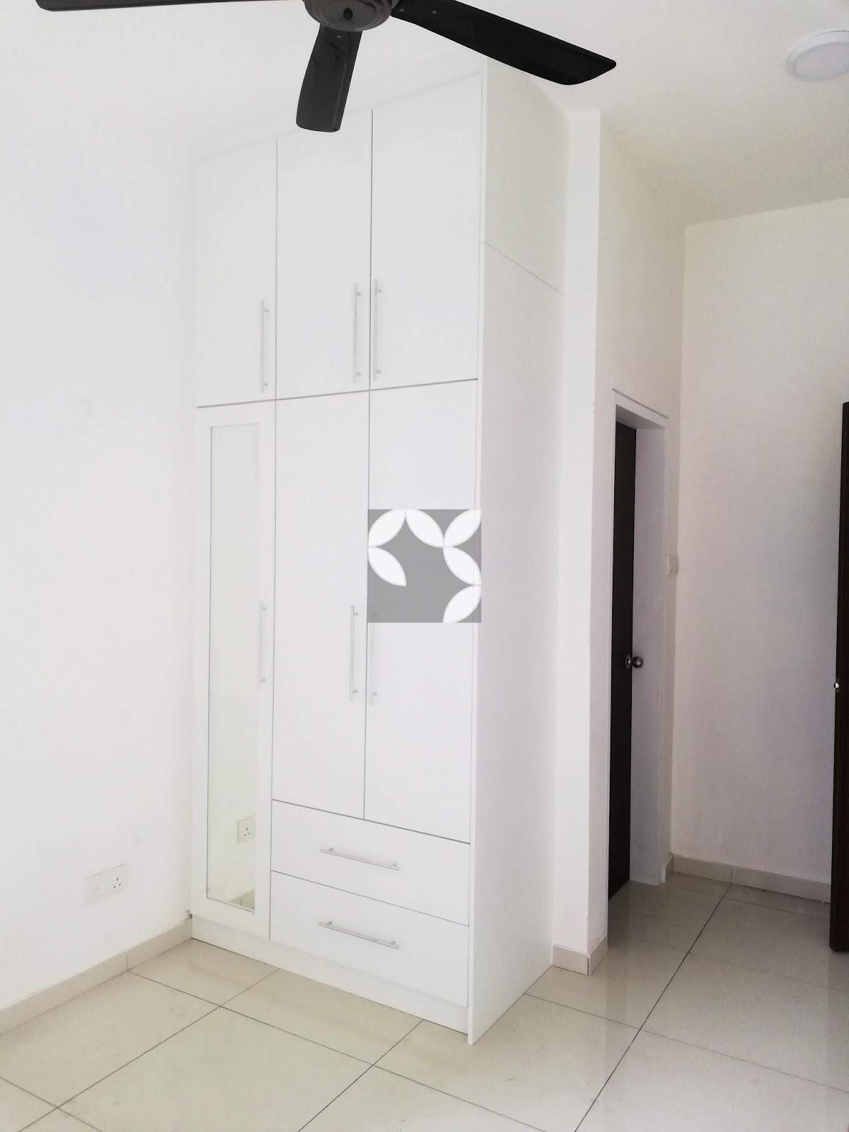 Sophie Al-Yahya: Set Kabinet Dapur dan Almari (Built In Wardrobe) RM7500.