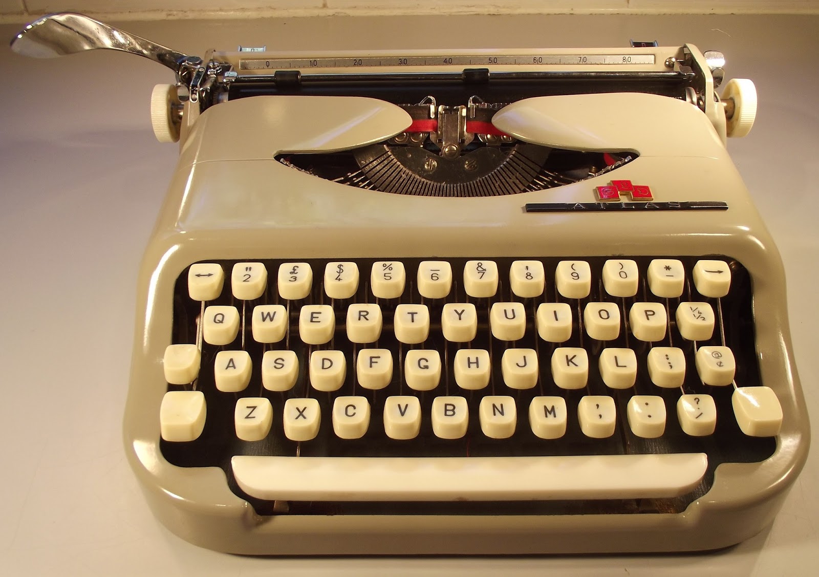 oz.Typewriter: Atlas Portable Typewriter