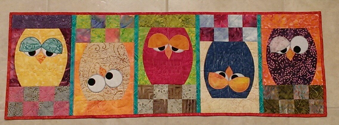 Quilt, Knit, Run, Sew: Owl Table runner - Quilt as you go Style