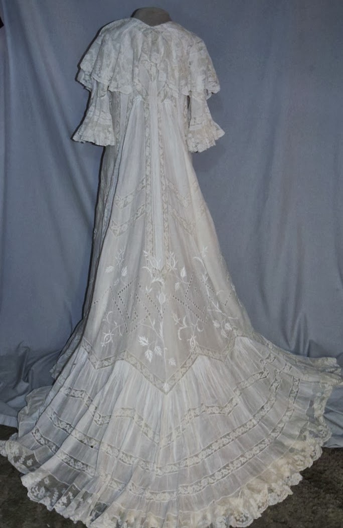All The Pretty Dresses: Edwardian Dressing Robe