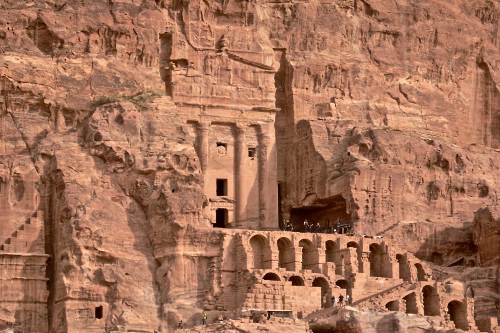 FASCINEREND JORDANIË (2): WERELDWONDER PETRA - DICHTBIJ & VER WEG