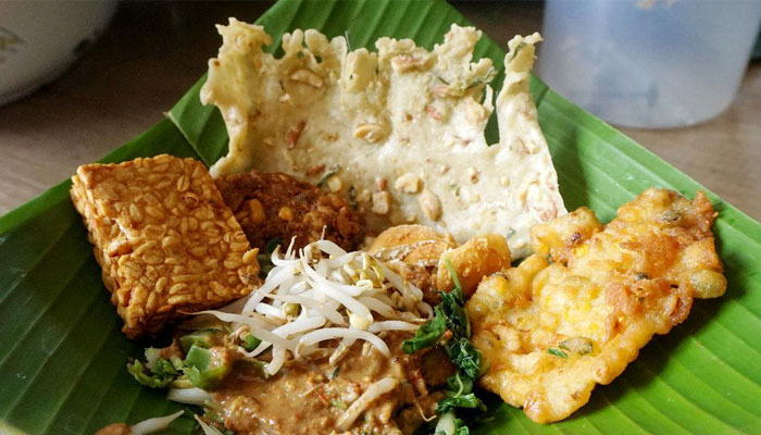 14 Fakta Unik Nasi Pecel Madiun - CakWiCak