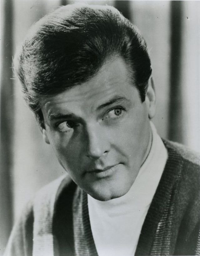 50 Handsome Photos of Legendary James Bond Star Roger Moore From ...