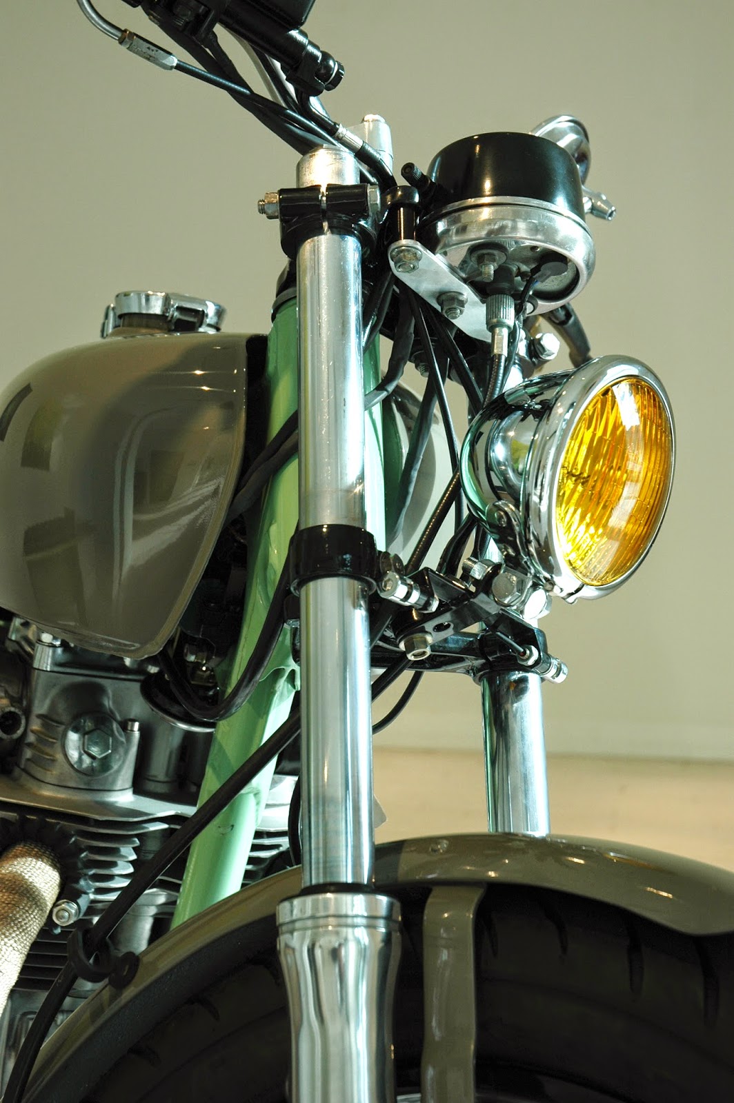 HALL | SPASSOV: Thumper, a Honda CB350 Twin