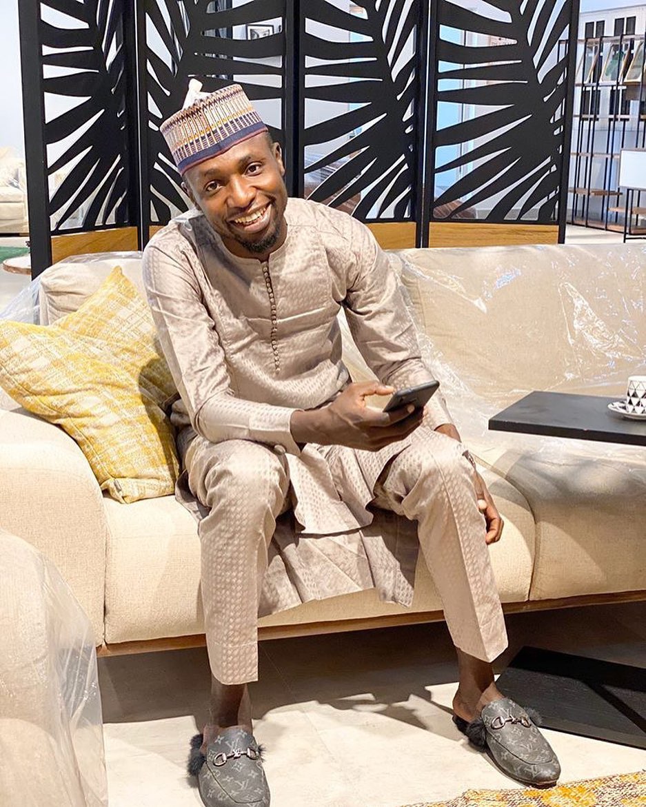 Mawaki Nazifi Asnanic Ya Shiga Sahun fitattun mutanen 10 A Jahar Kano ...