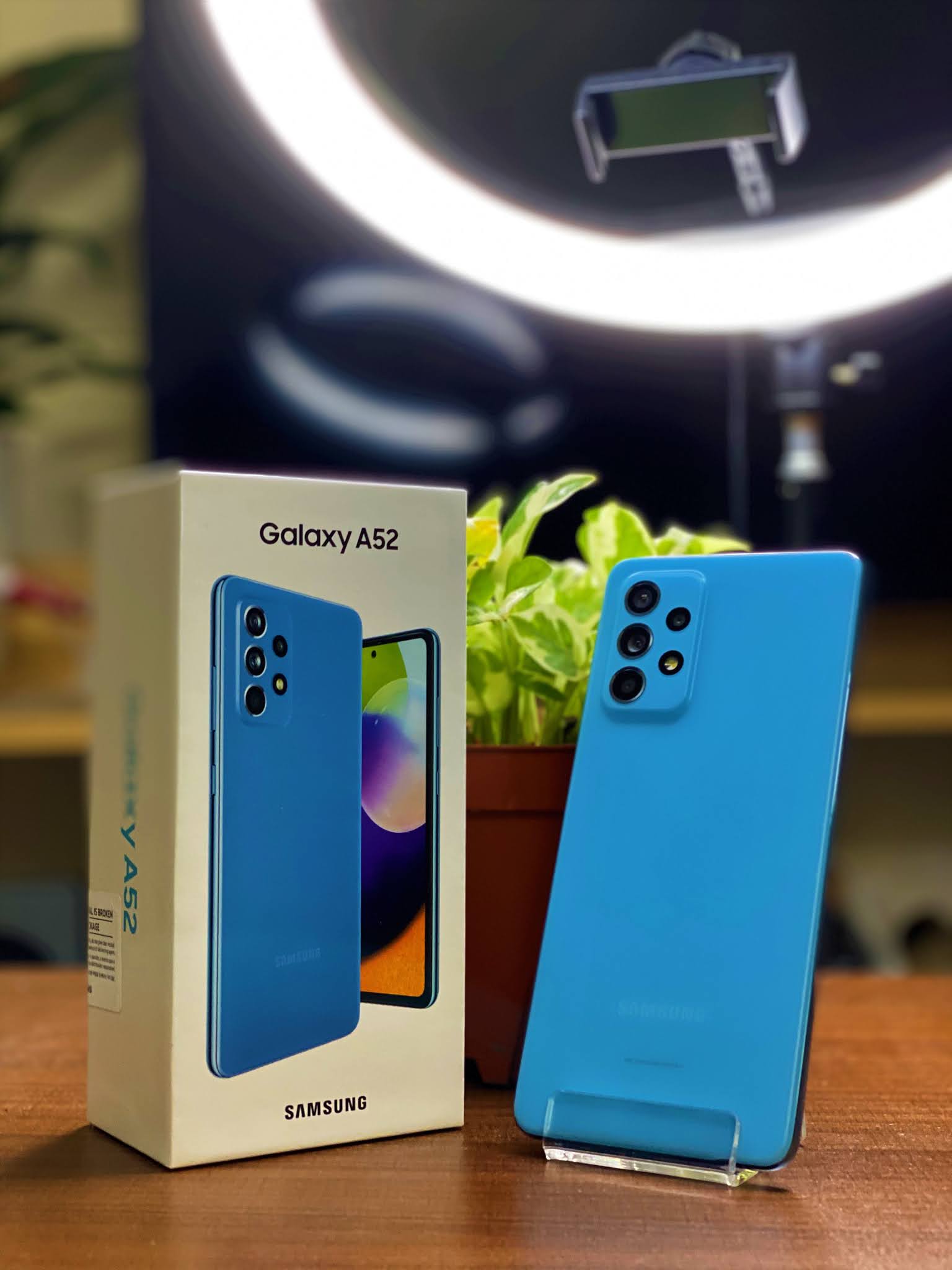 Unboxing the Galaxy A52: Awesome Unpacked