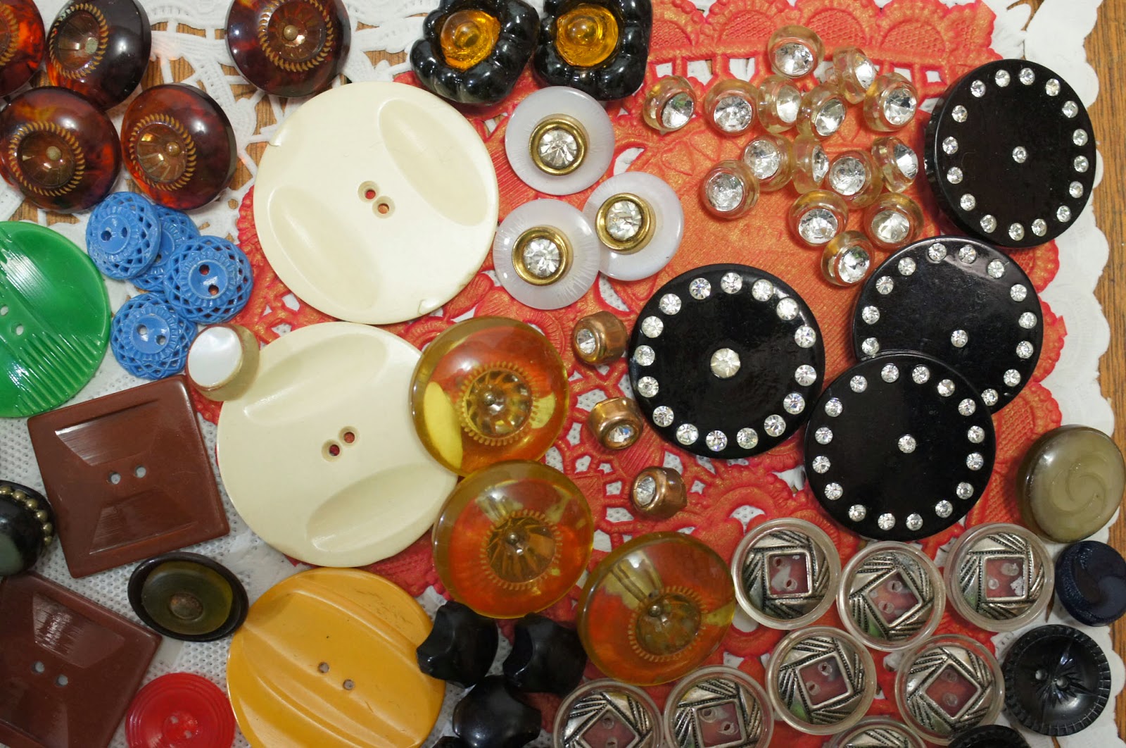 kluless: Button Love!