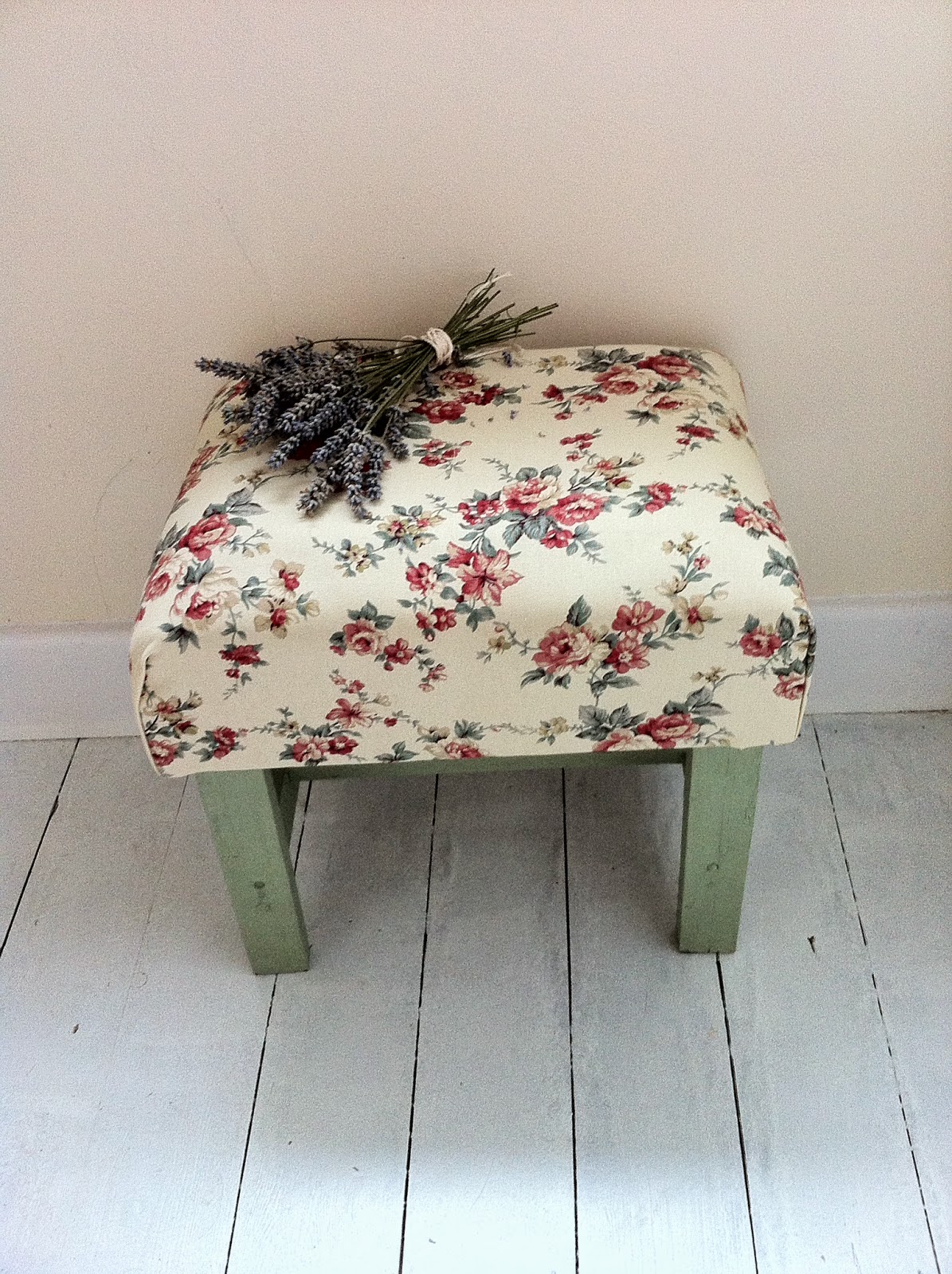 Arthurs Attic: How to.... Upcycle a footstool