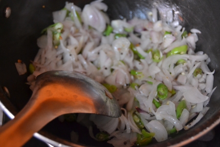 Vaniensamayalarai: Cabbage Poriyal / Muttakos Curry