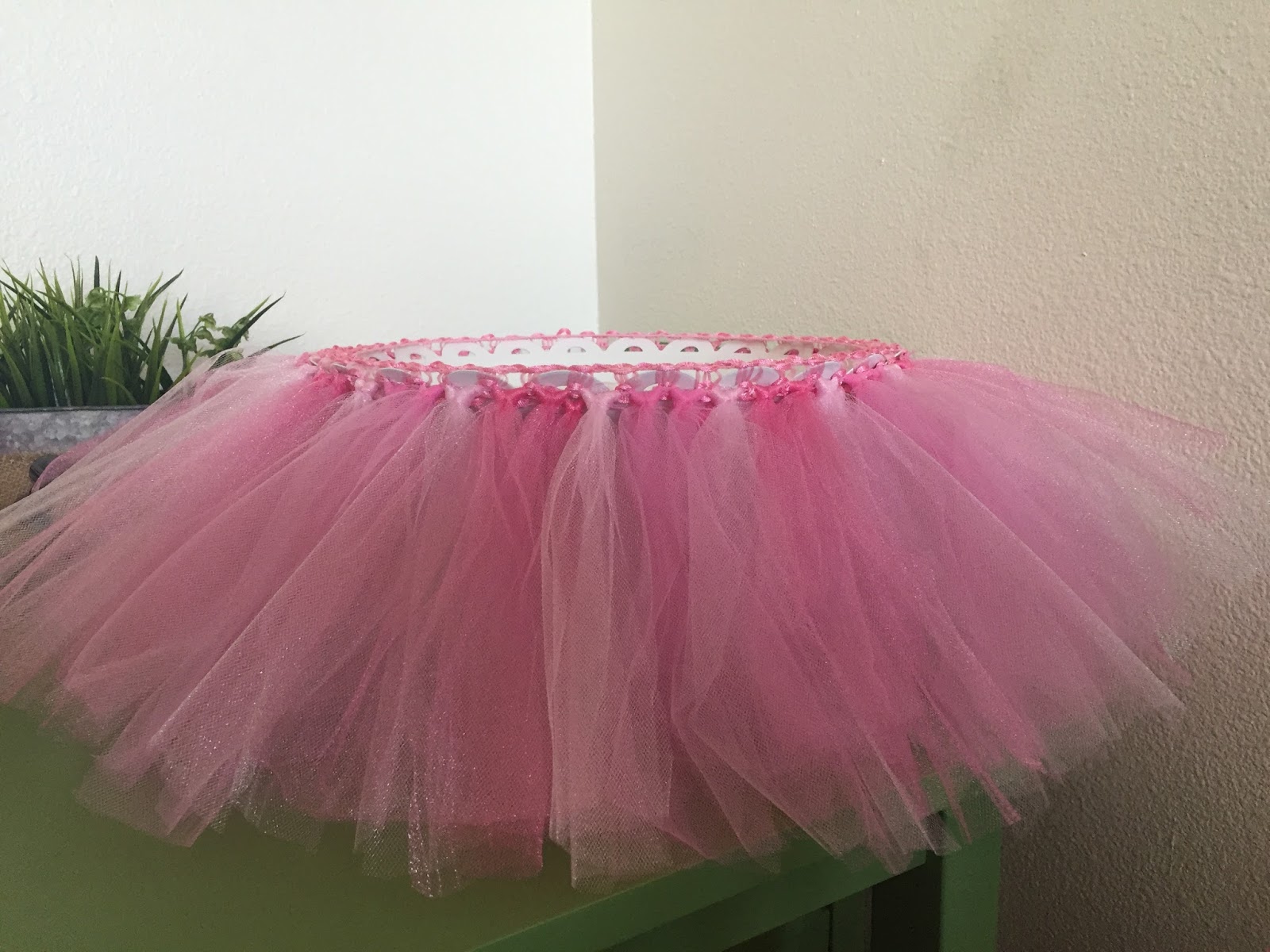 Freckles 'n' Family: Tutu For A Cupcake Stand