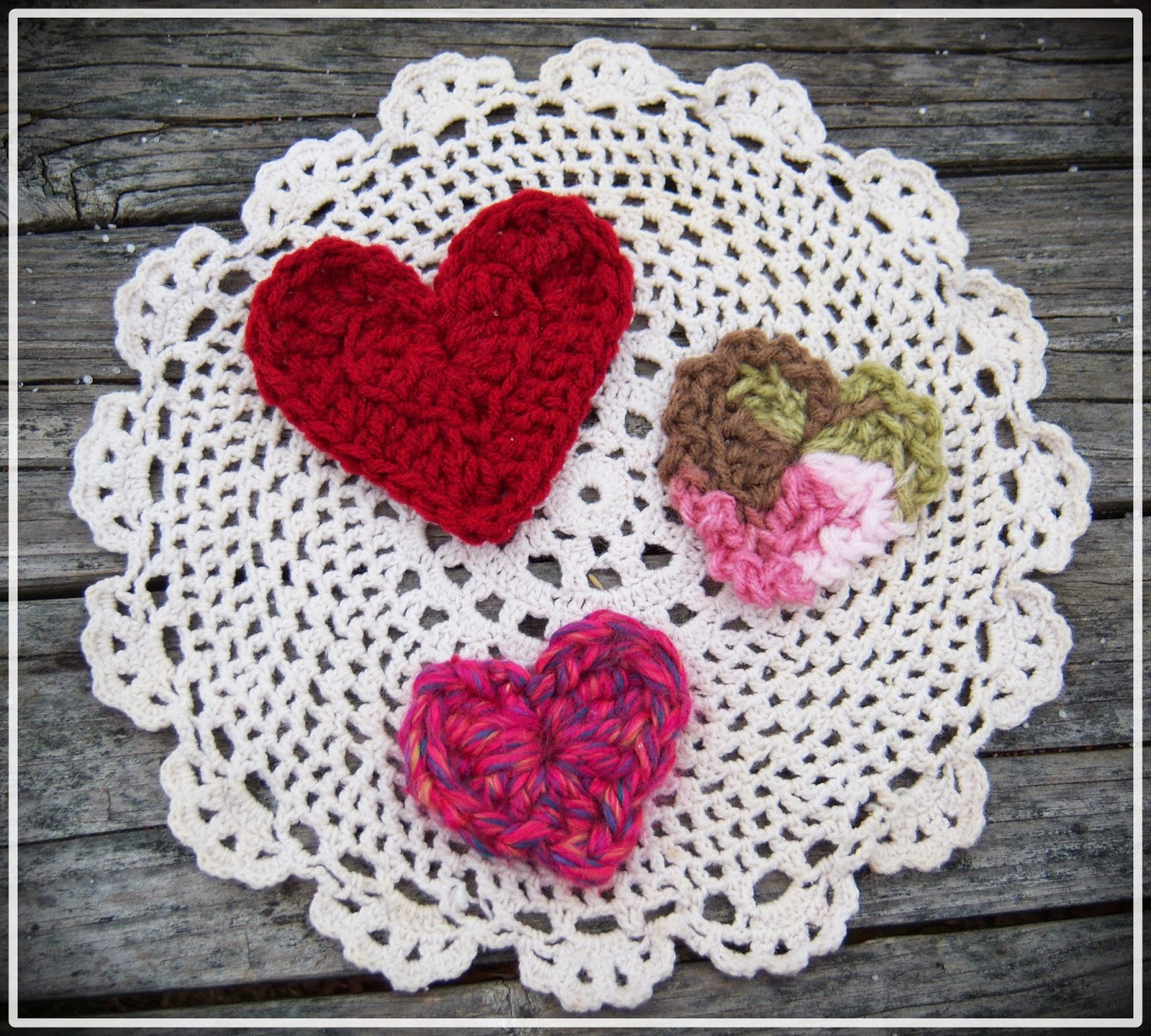 Shoregirl's Creations: Crocheted Heart Magnets