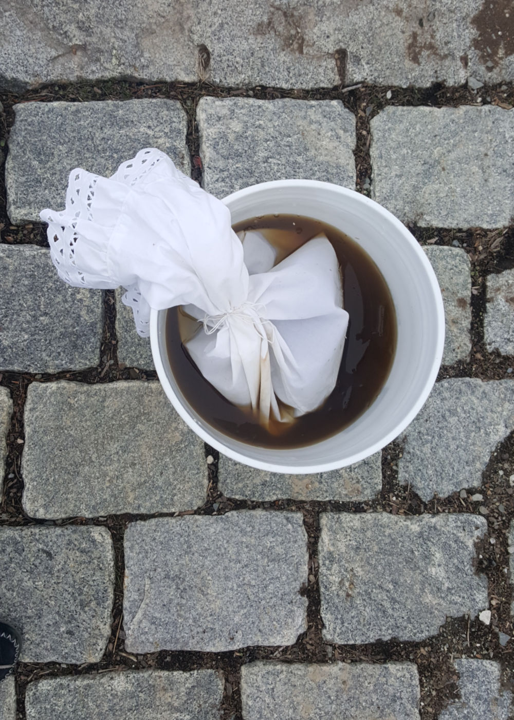 How To Brew Chicken Manure "Tea" for your Garden - Fresh Eggs Daily ...