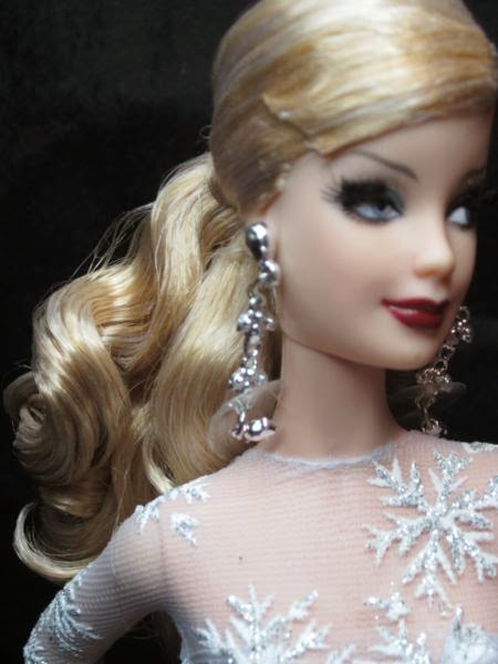 BARBIE SARAI: HOLIDAY BARBIE 2008