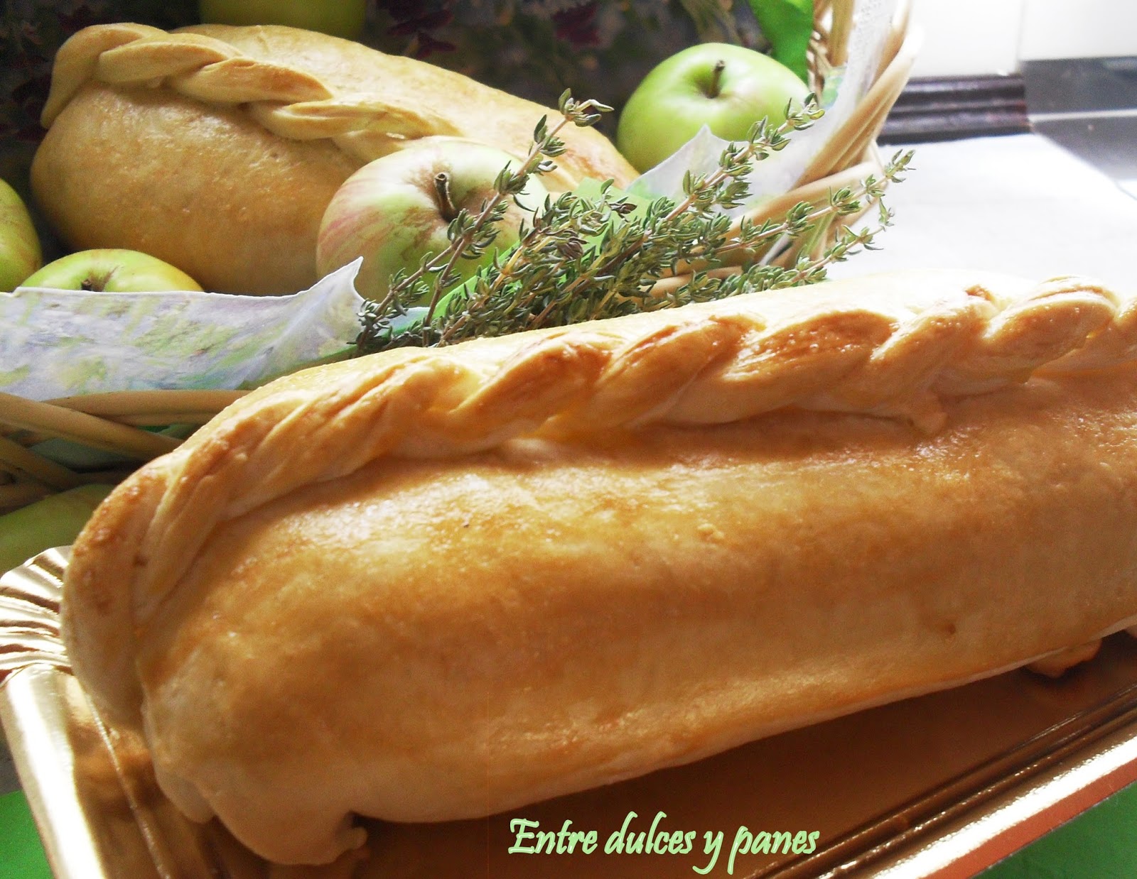 Entre dulces y panes: Pan relleno de manzanas y jamón serrano