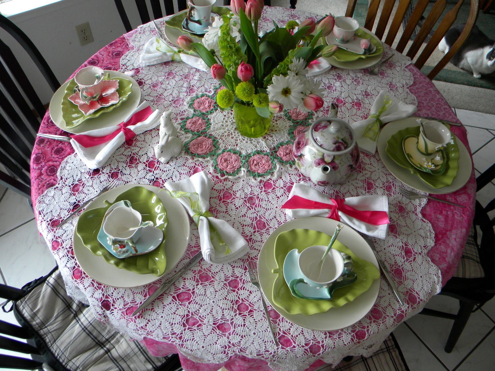 daze of grace: Garden Party Tablescape