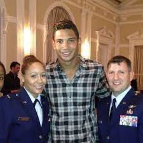 Who is Josh Freeman girlfriend? Family Bio