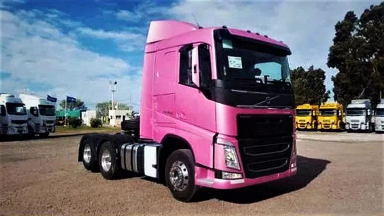DIECIOCHO RUEDAS: EL ESCANDALO DEL VOLVO FH ROSA… QUE COMPLICA AL ...