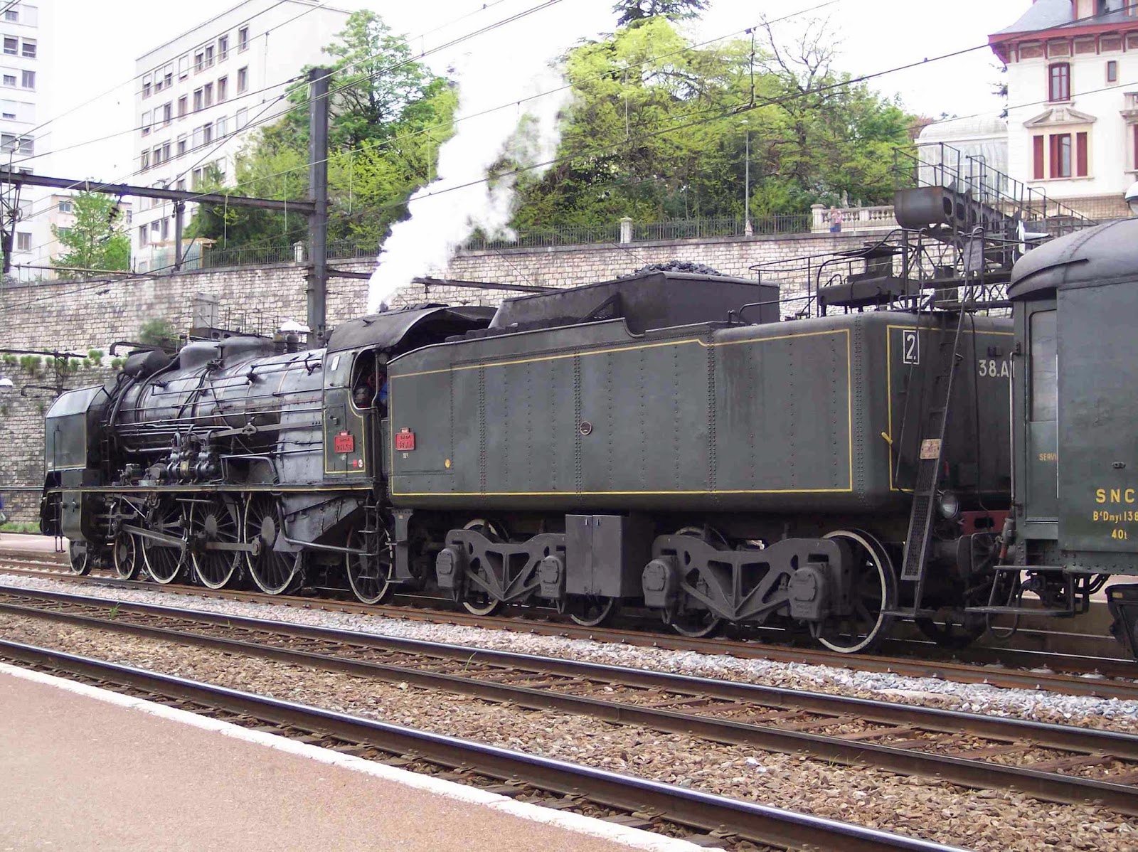 Loco-Revue: 231 K 8 : arrivée en gare début septembre